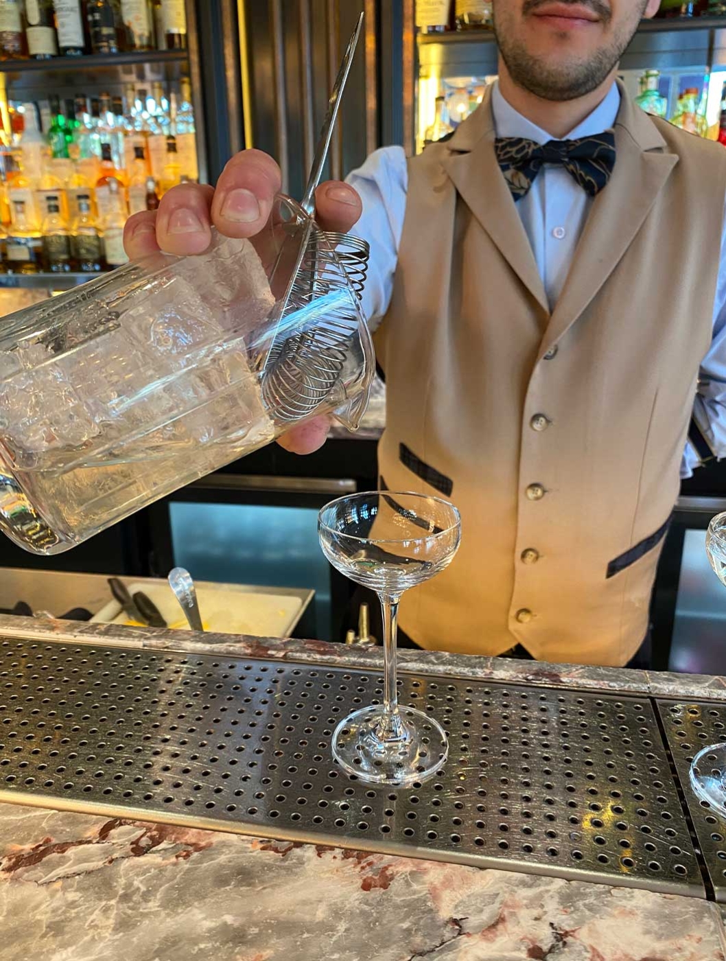 Sloane Street How to make a classic martini- Sloane Street