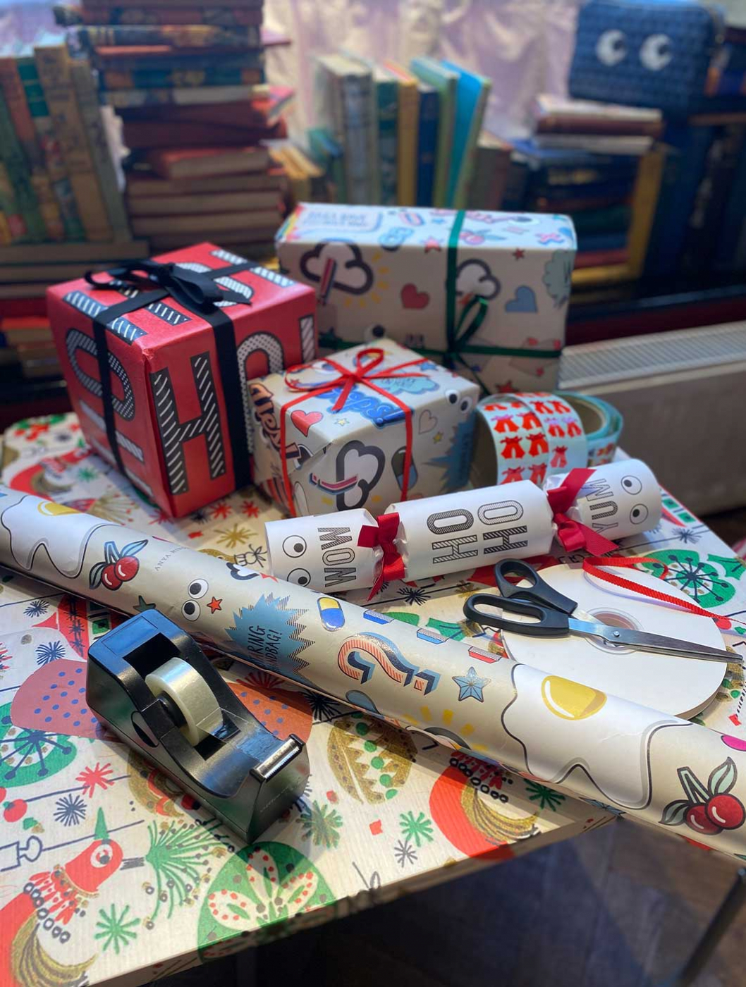 How to wrap a Christmas present perfectly - - Sloane Street