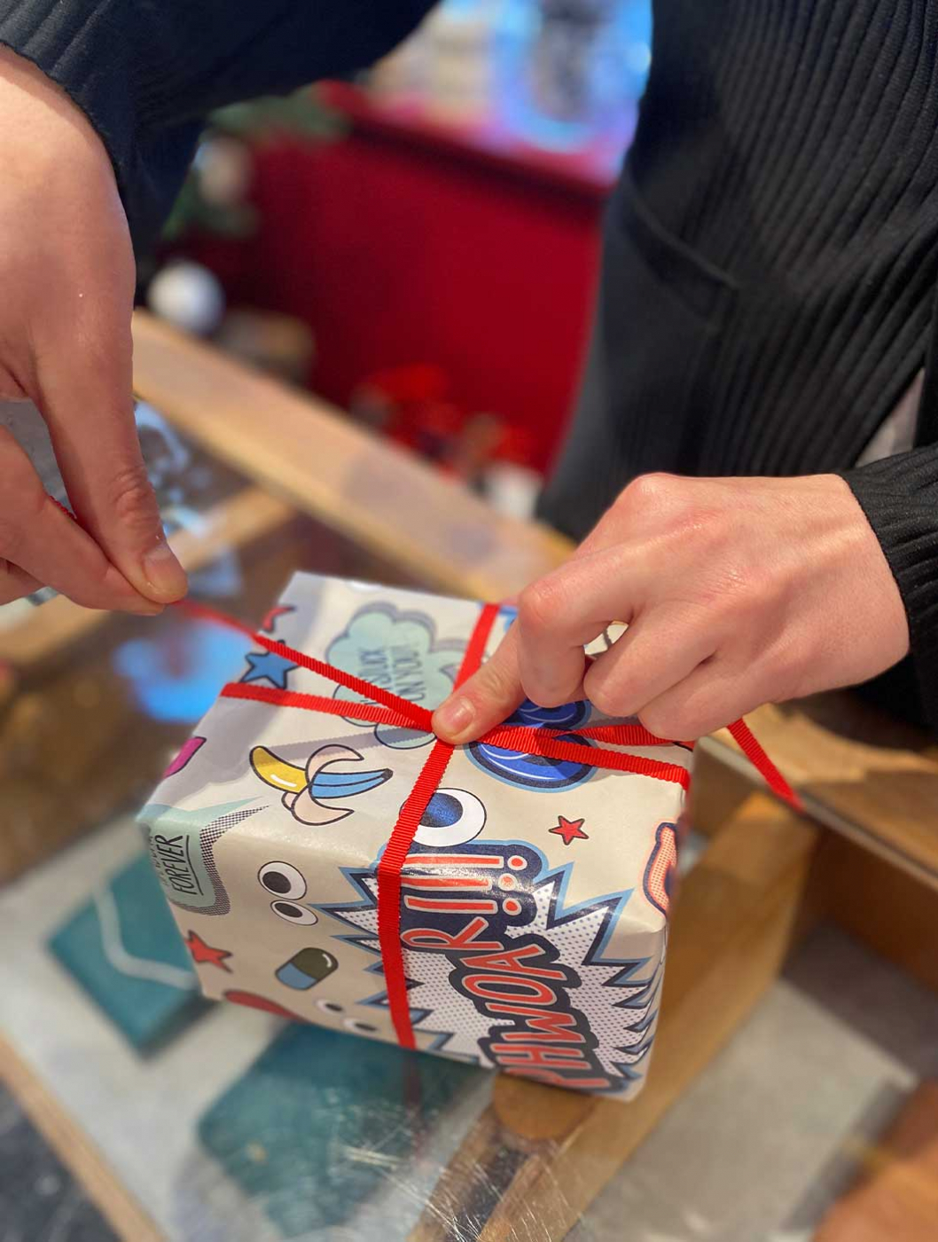 How to wrap a Christmas present perfectly - - Sloane Street